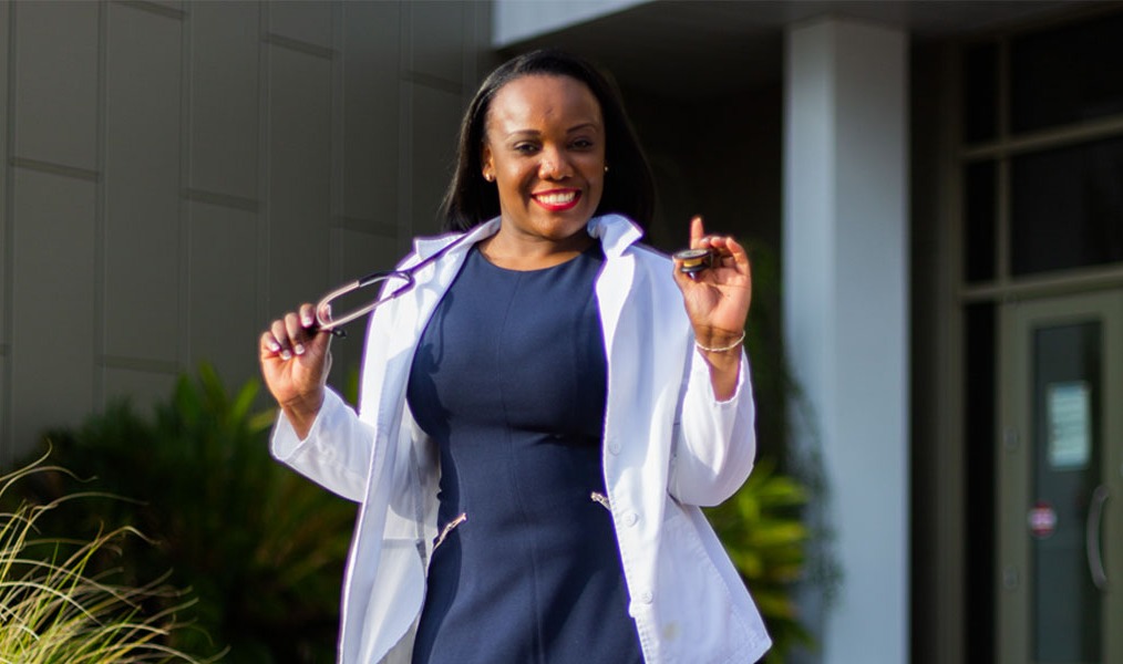 Medical School Interview Prep & Questions | MedSchoolCoach